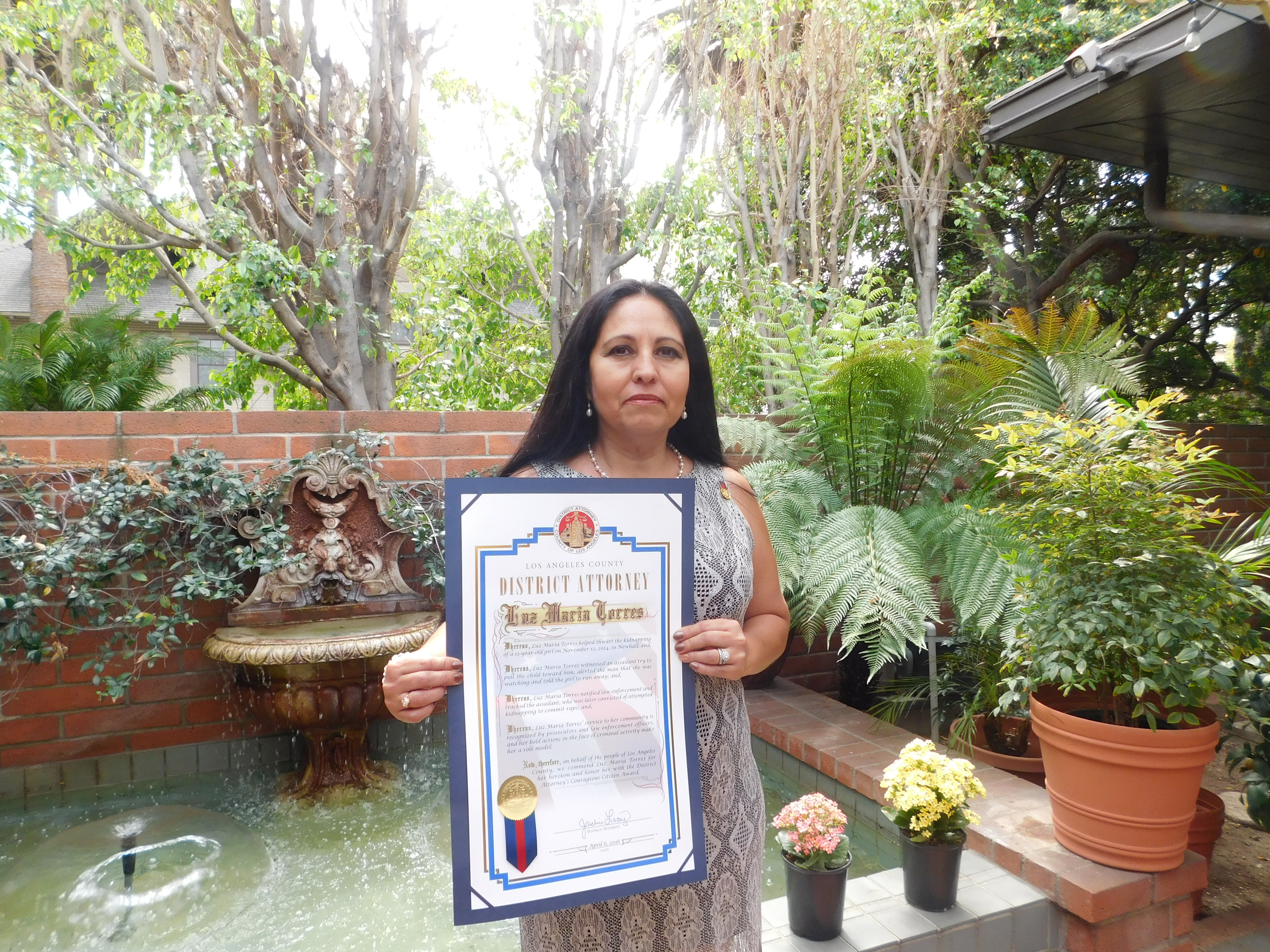 Reciben reconocimiento por valor al evitar un crimen en su comunidad