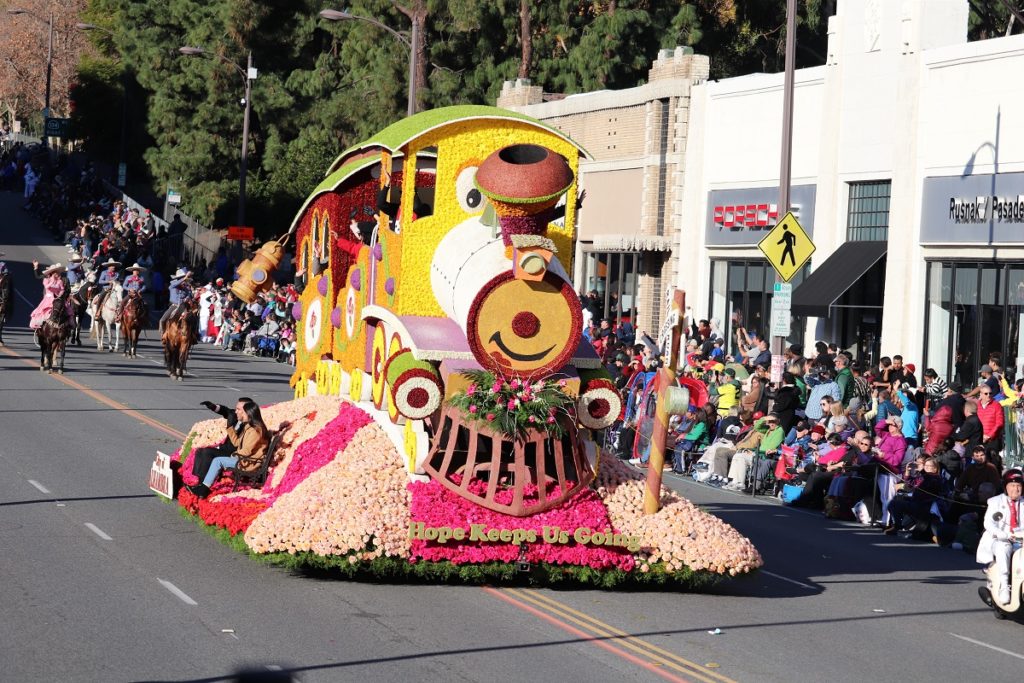 El desfile de la esperanza... en la nueva década - Hispanos Press