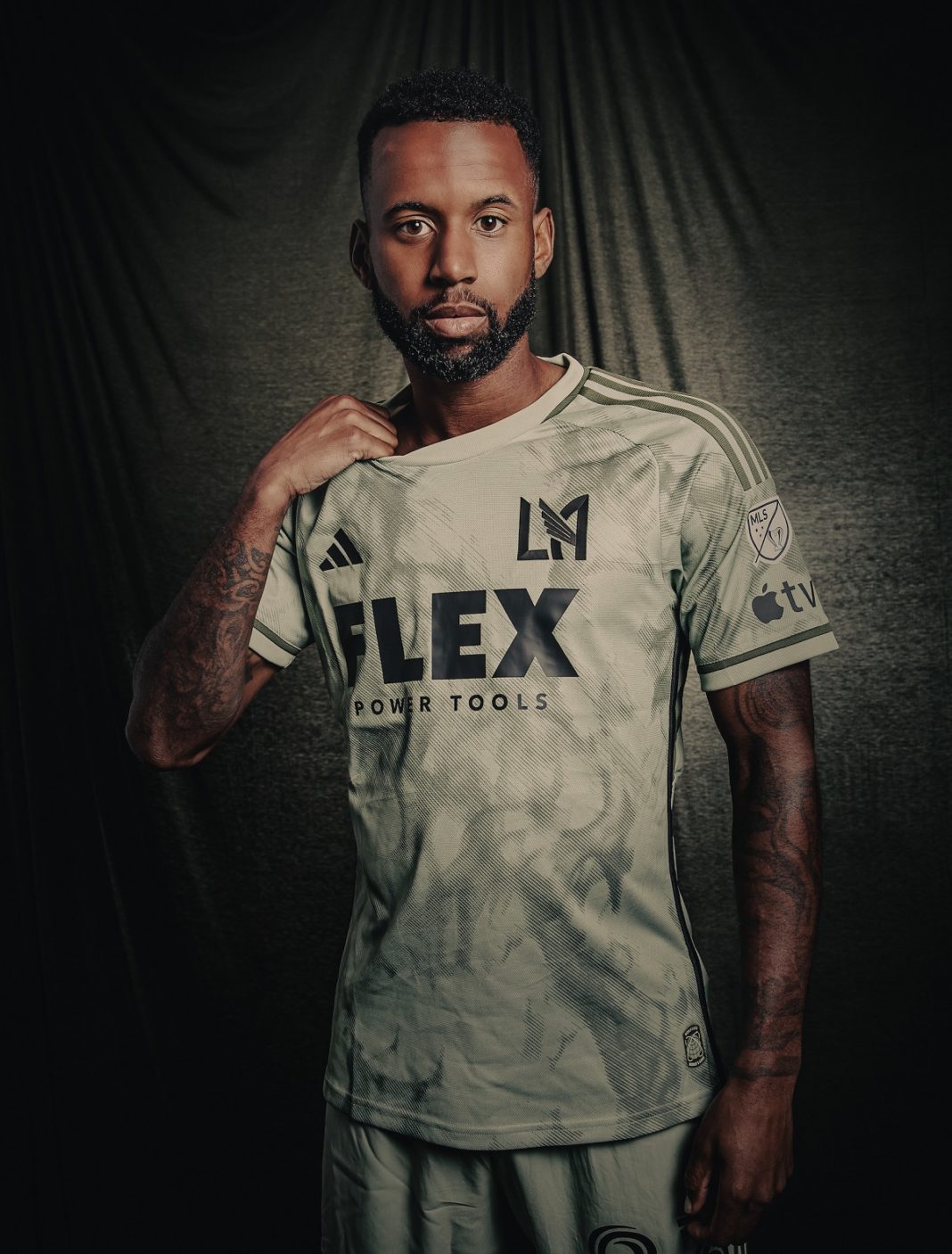 Uniforme de visitantes del LAFC para la temporada 2023