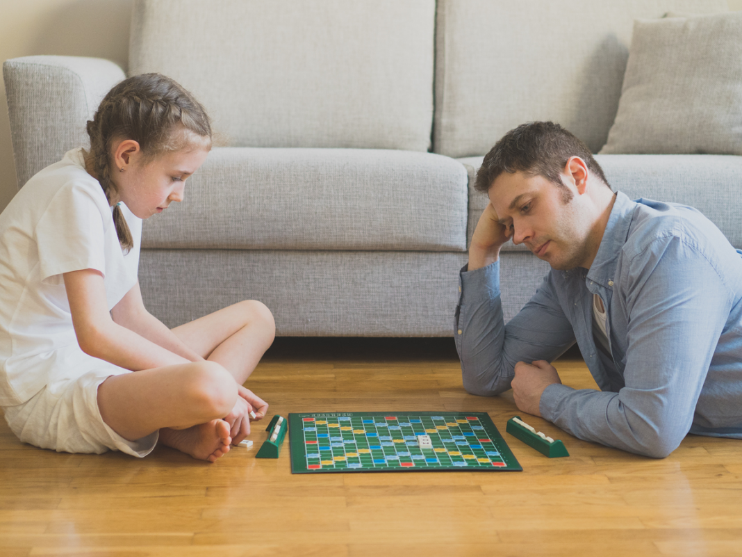 ¿Cómo se juega el juego del Scrabble?